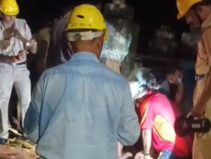 Fire personnel rescued for 4 hours, died due to suffocation | औरैया में ...