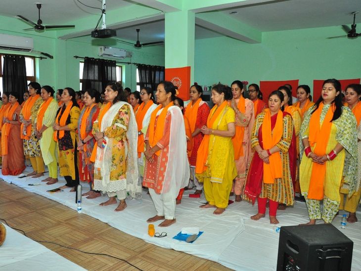 Una's DAV School celebrated Veda Divas | ऊना के डीएवी स्कूल ने मनाया ...