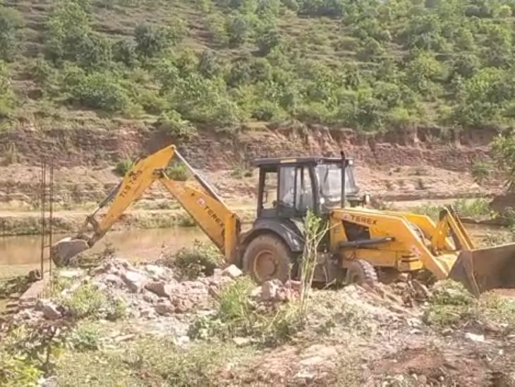 Tehsildar reached to remove illegal construction in Patera, encroachers ...