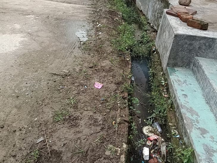 Dirt piled up in Dum Gada village, dirty water filled on the road due ...