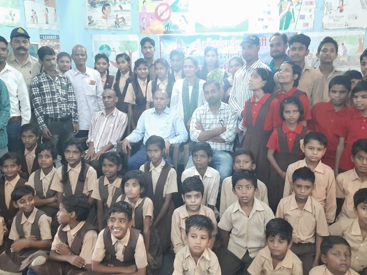 SDM reached the deaf school, praised the students learning Braille ...