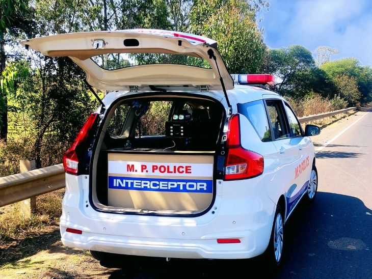 Speed measured with speed laser gun installed in interceptor van ...