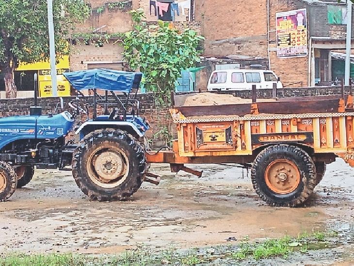 The driver carrying sand stolen from the police ran away, seized the ...