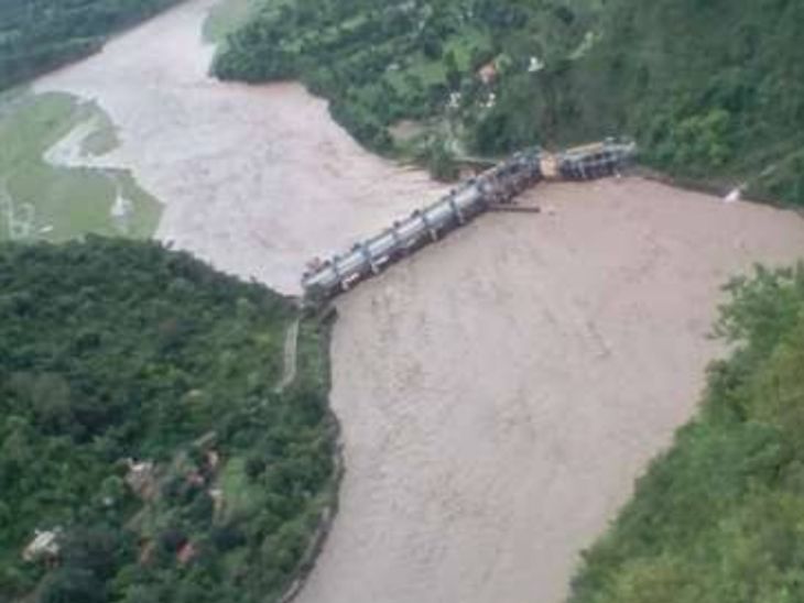 Giri river water level rises in Sirmaur