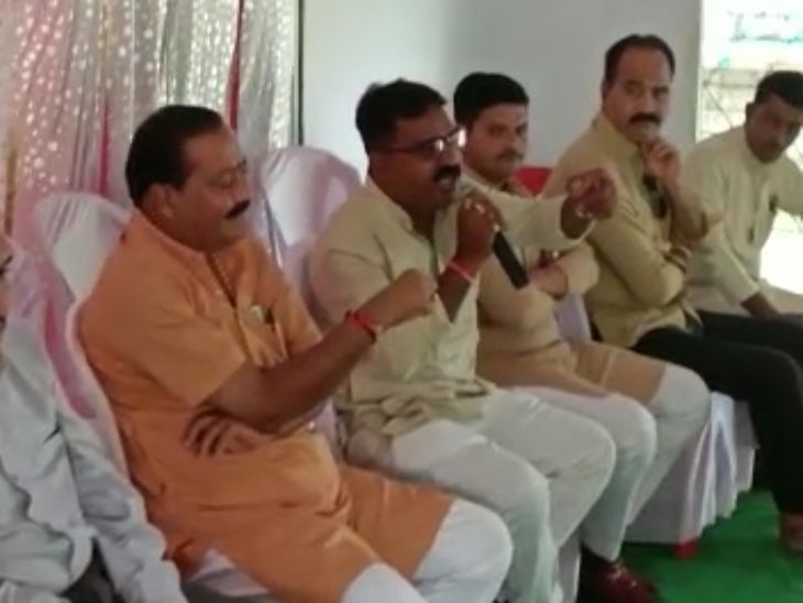 Ward 5 and 7 people raised the issue of cleanliness, encroachment and ...