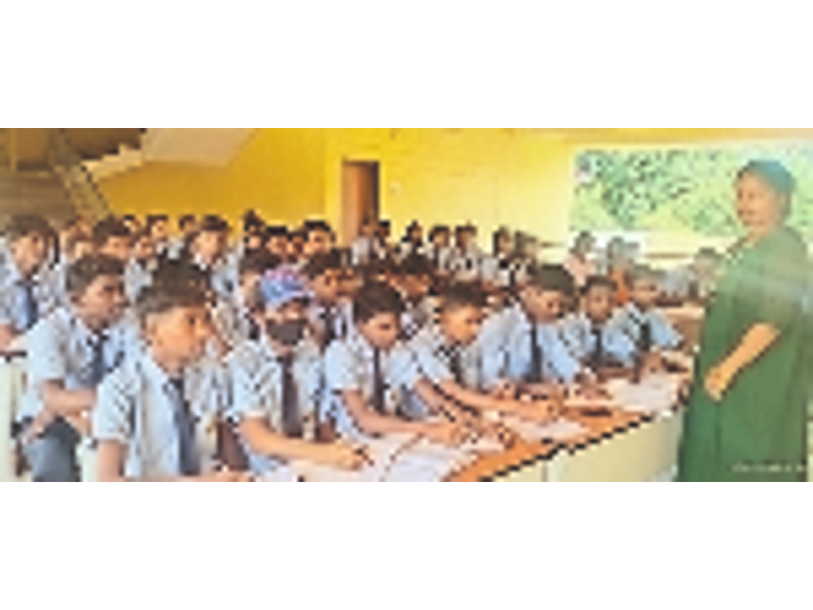 Taking extra classes on Sundays for board exams | पहल: बोर्ड परीक्षा के ...