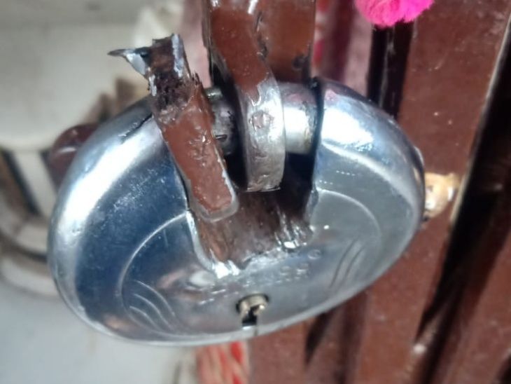 Thieves entered inside by breaking the gate, goods found missing after ...