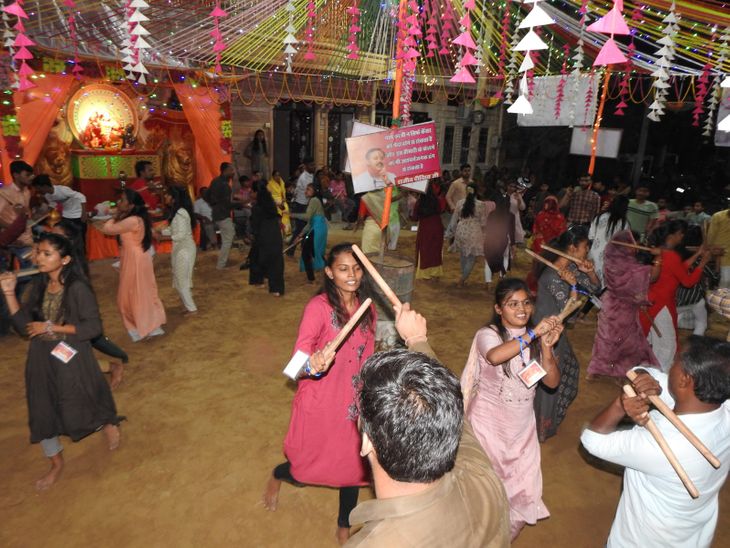 rajasthan barmer graba dance Children, women and youth dance to the ...