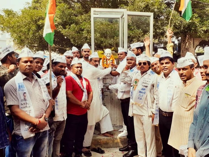 Gandhi and Shastri's birth anniversary celebrated in Atrauli People ...