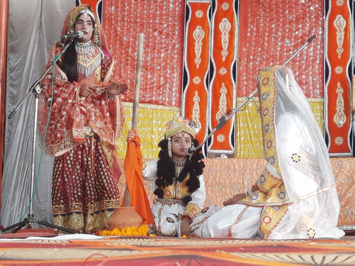 Lord Krishna's butter theft, staged a joke with Maiya Yashoda