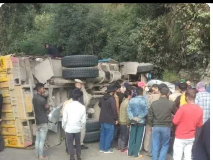Inviting road accidents in Upper Shimla, Congress Rajnesh Kimta ...