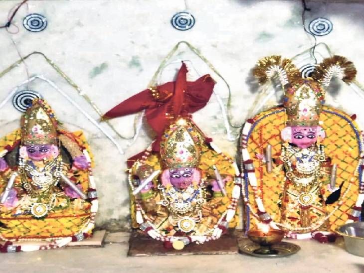 Maa Kali's calm form is in Junagadh, the tongue is not out, the mouth ...