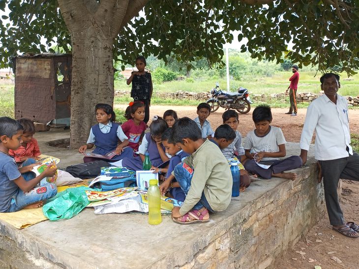 Panic due to damaged school building, studies do not take place in the ...