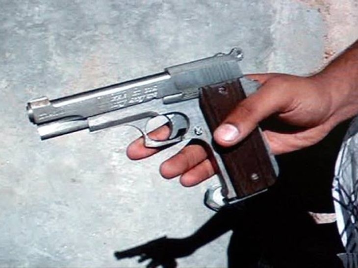 Police caught the accused in Jabalpur, pistol, katta, bike with 8 live ...