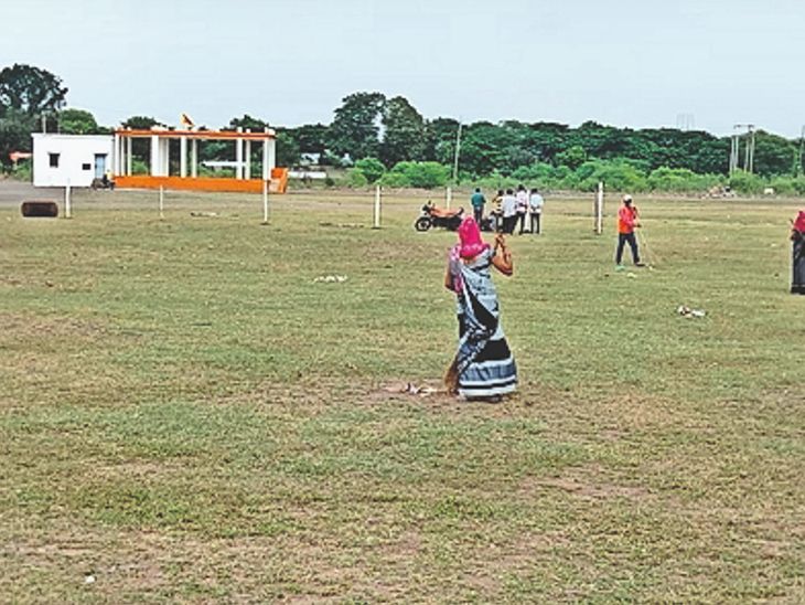 33 feet high effigy of Ravana will come in three pieces from Bhopal ...