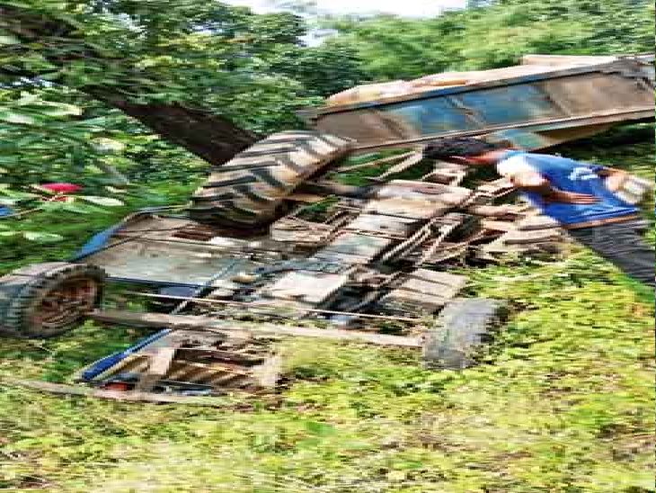 Helper rescued the driver who was buried after overturning the ...
