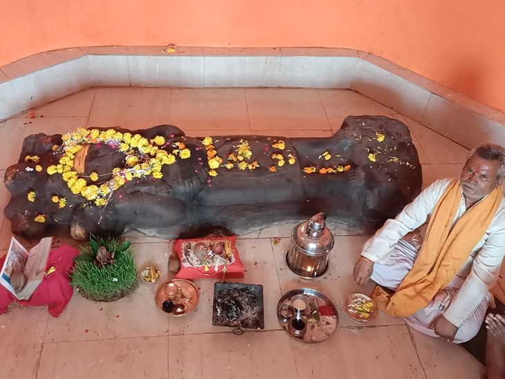 Slogans are raised by Jai Lankesh, the villagers said - we trust Ravan ...