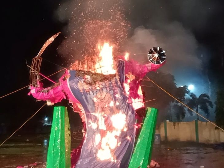 In the Ravan Dahan program to be held in Damoh, the color dissolved in ...