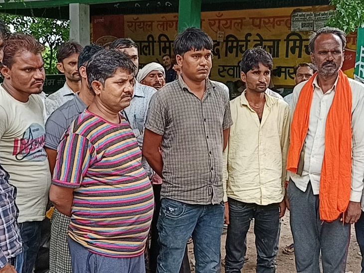 Dead body of a young man found hanging on a tree in Rath There was a ...