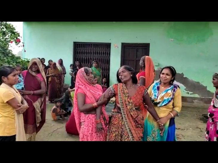 Family accused of murder, went missing on October 3 | अमेठी में फांसी ...