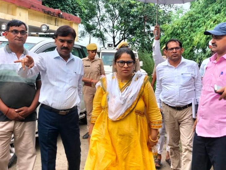 Flood water moving towards half a dozen villages, panic among villagers ...