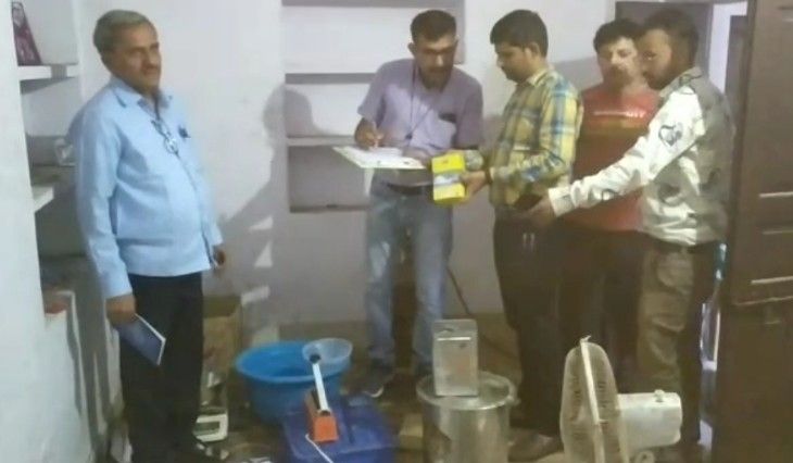 Raid on fake ghee and bidi manufacturing factory in Tonk | टोंक में ...