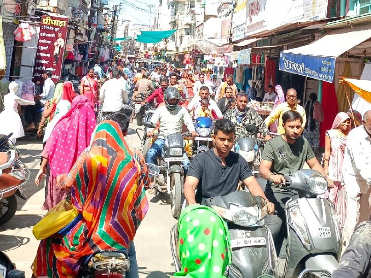 Feeling jam: Auto-magic, four wheeler no-entry in the market from ...