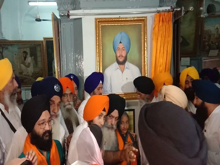 Rai Bular Bhatti And Balwinder Jattana Pic Install In Golden Temple ...