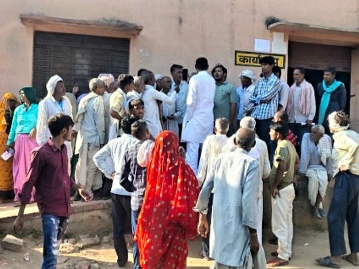 Manure could not be distributed in Mandawar, 1800 bags of urea ...