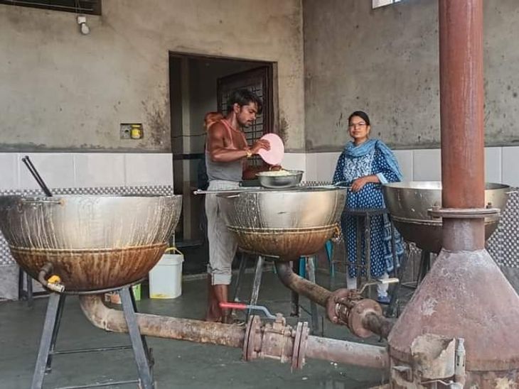 Samples taken from grocery shops, hotels and other places, sent 24 ...