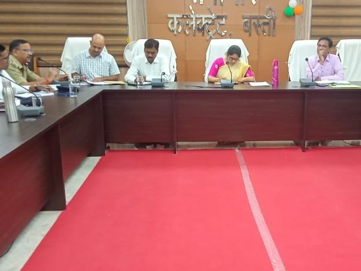 DM gave instructions in Basti, markets to be held on Diwali in open ...