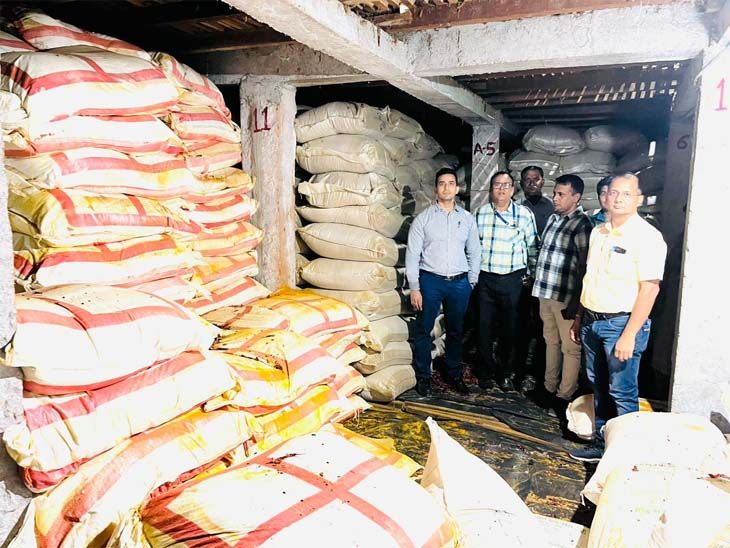 Hundreds of kilograms of chilli, turmeric and coriander were kept in ...