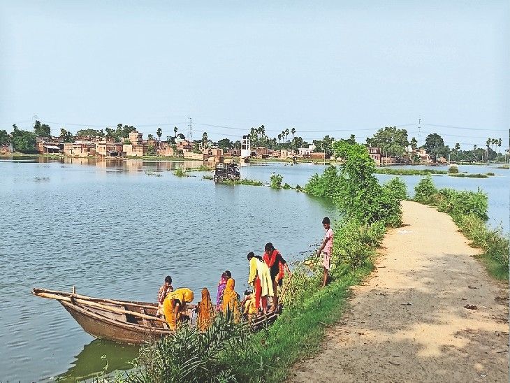 The effect of flood was also visible in Koilwar block, road ...