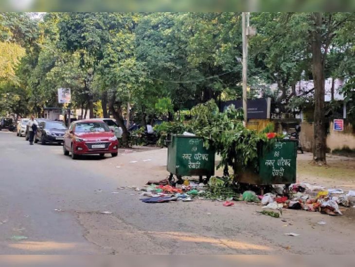 Due to non-collection of garbage, heaps have started outside the ...