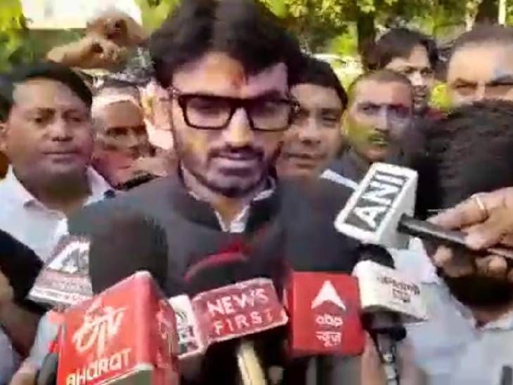 Shrikant Tyagi reached Meerut to end the dharna of the Tyagi society ...