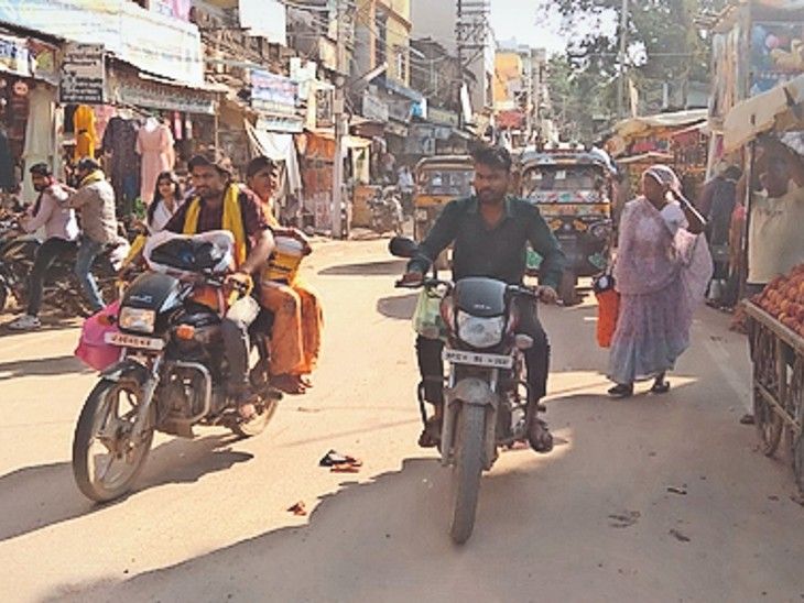 In 15 days, in 22 police stations of the district, Rs 5 lakh was cut by ...