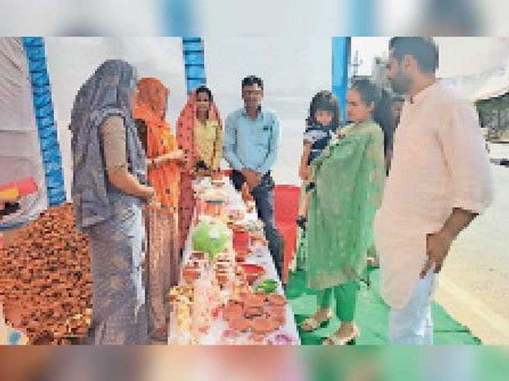 Vocal for local promotion... Collector calls for buying Gomay Diyas ...