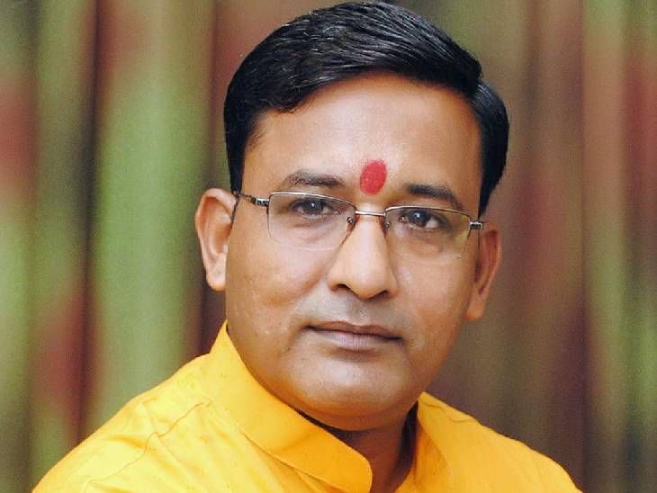 Pandit Surendra Sharma said - Do Lakshmi Puja in auspicious time from 5:34 to 8:16 in the ...