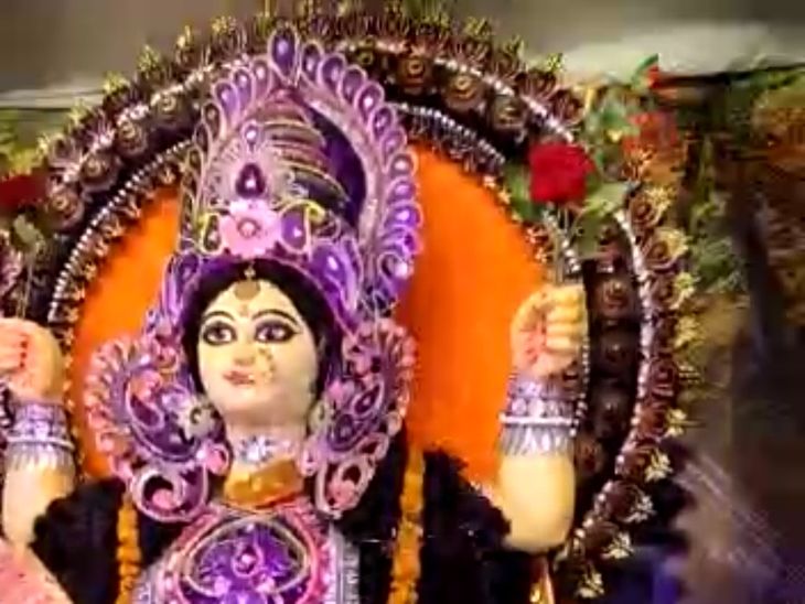 Devotees getting happy after worshiping Darshan, the atmosphere ...