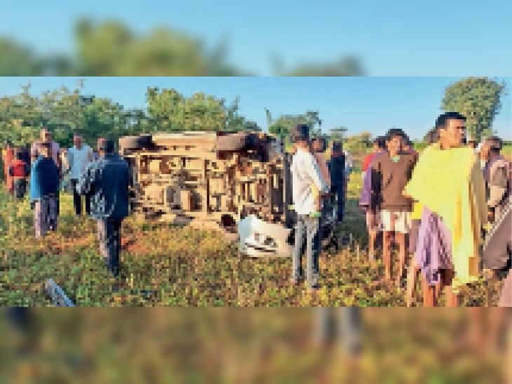 Bharno: The Innova overturned uncontrollably due to the driver taking a ...