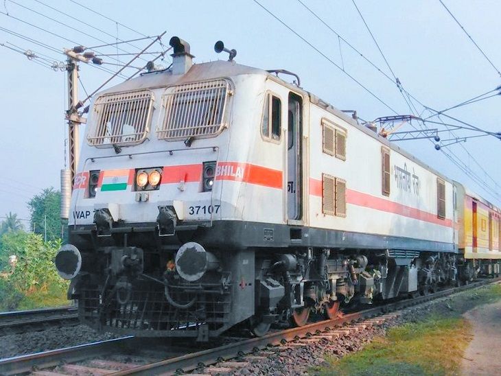 Pooja special train from Jalna to Chhapra from today, This weekly train ...