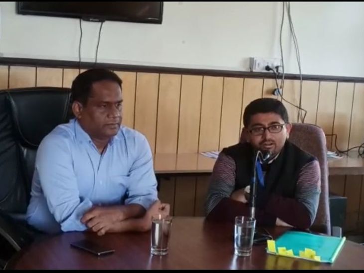 Himachal Assembly Election 2022; Election observer held meeting in Karsog Dr. M. Angamuthu took ...