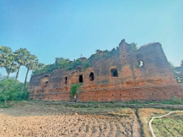 Kunti was the daughter of Shurasen, a friend of King Kuntibhoj ...