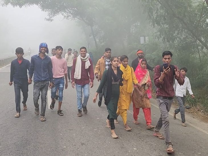 Thousands of devotees attended, youth circumambulated with flags ...