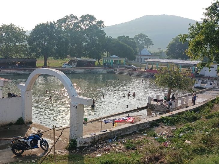 People come to take bath in hot water, cancer and leprosy are away ...