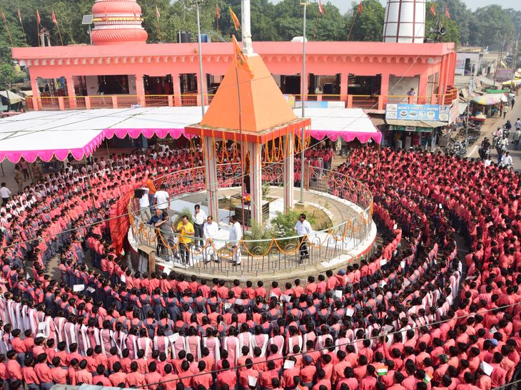 Programs on the birth anniversary of Sardar Patel in Sitapur, children ...