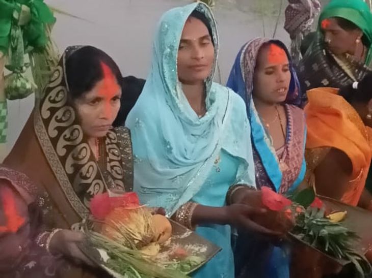 Shahnaz kept a fast on the chhathi Maiya in Madhuban Arghya given to ...