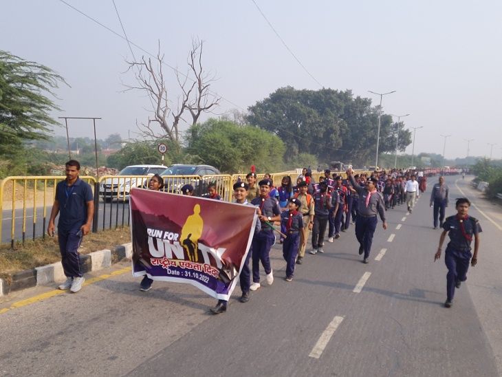 Pledge of unity-integrity administered, students and police personnel ...