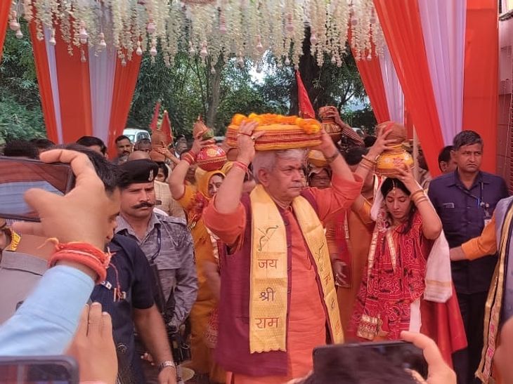 Manoj Sinha participated in Kalash Yatra, had darshan of Kul Devta ...