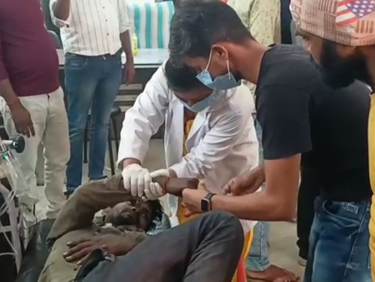 Hydra touched in the high tension line, the repairman repairing the ...